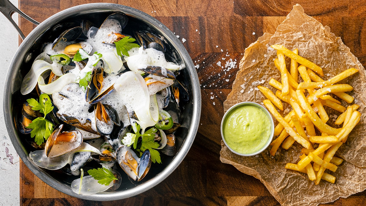 Moules Frites med jalapeñomajonnäs Recept